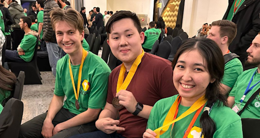 Carnegie Mellon team is first to represent Qatar at programming world ... Carnegie Mellon team is first to represent Qatar at programming world ...